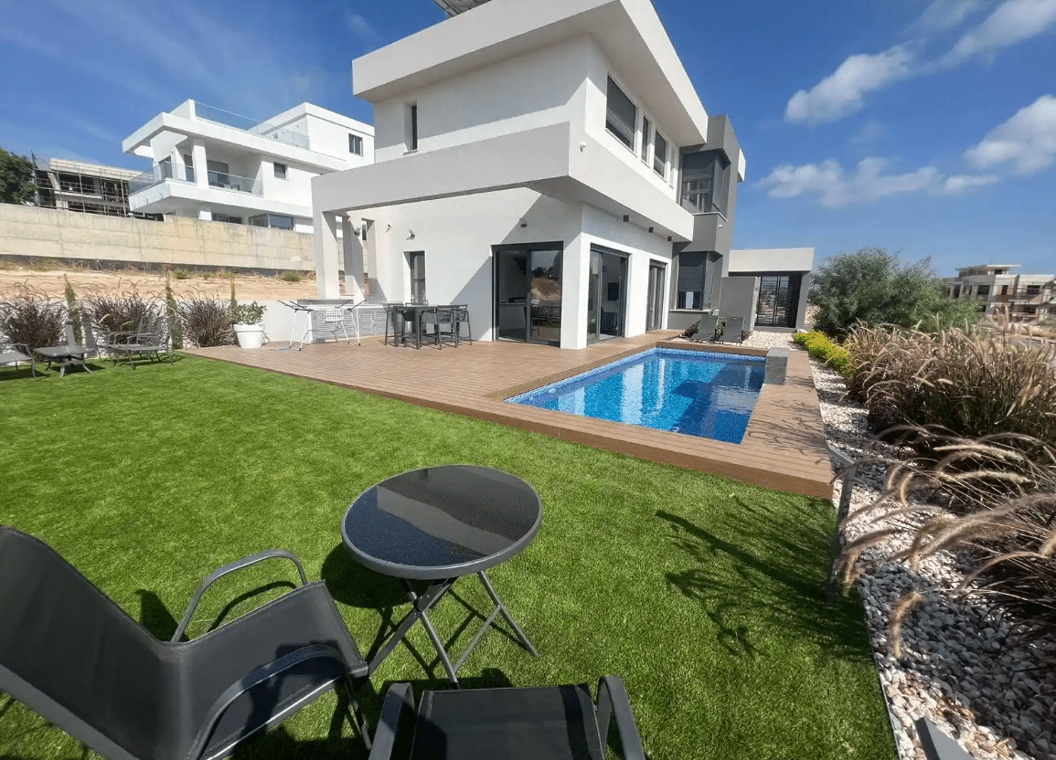 4 bedroom villa • ID 16141 • Agios Athanasios, Limassol • DevelopersCyprus